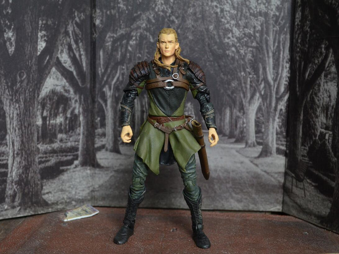 The Lord of Rings Legolas with sword action figure. — Adilsons